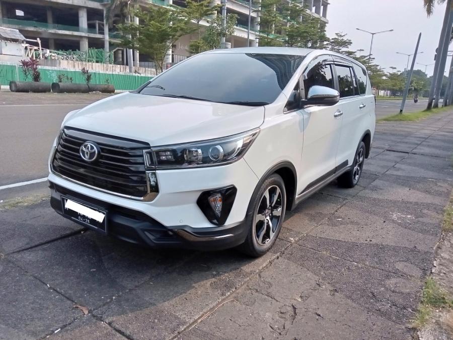 FOR SALE!! INNOVA VENTURER 2.4 AT PUTIH 2021 - MobilBekas.com